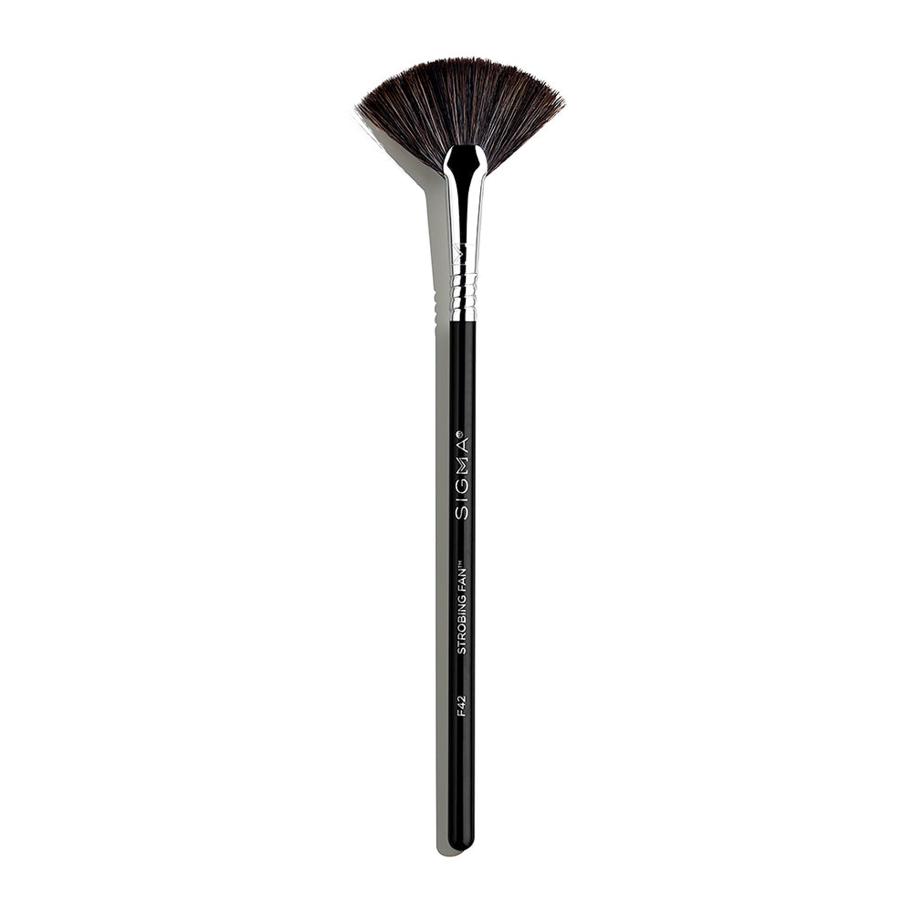 F42 Strobing Fan Brush™ | Makeup Highlighter Brush | Sigma