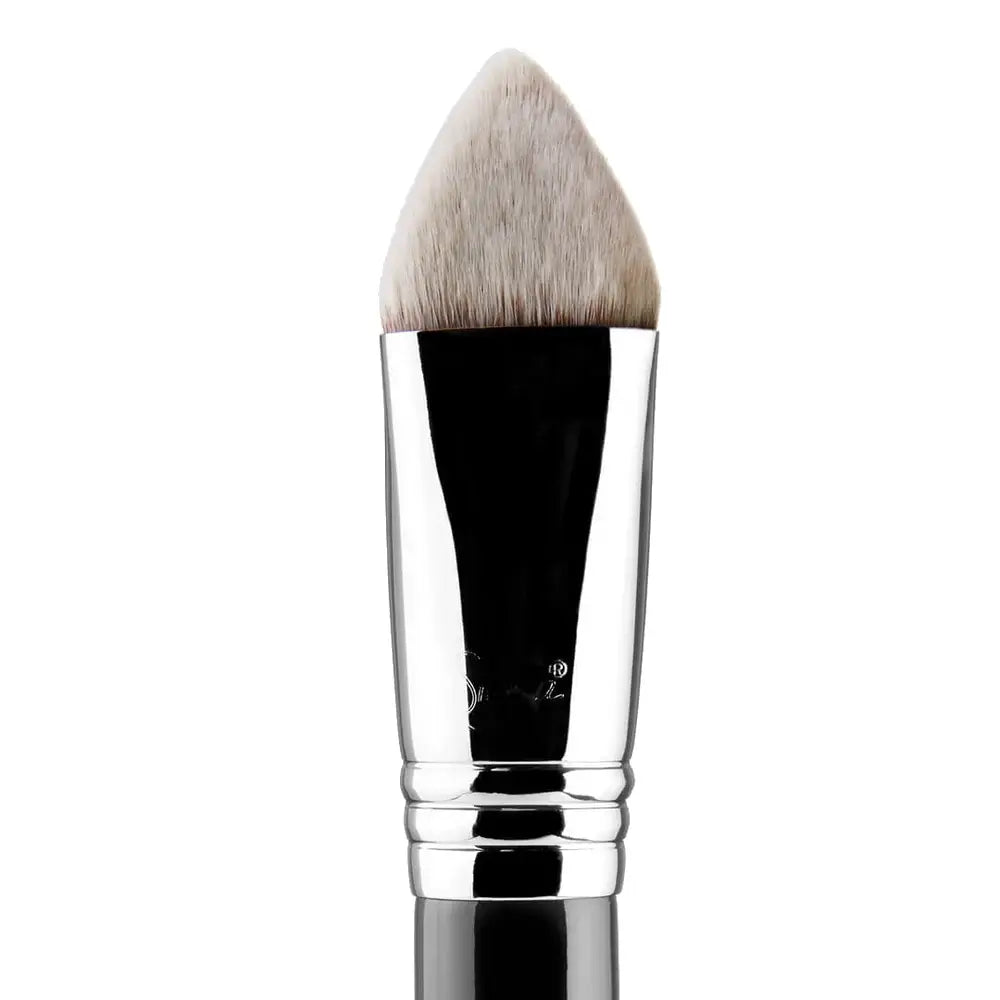 4DHD™ Kabuki Brush - Classic | Multi-Angle Face Brush