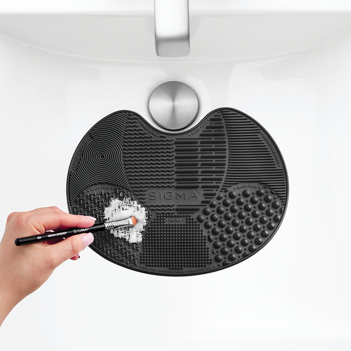Sigma Spa® Travel Brush Cleaning Mat | Sigma Beauty